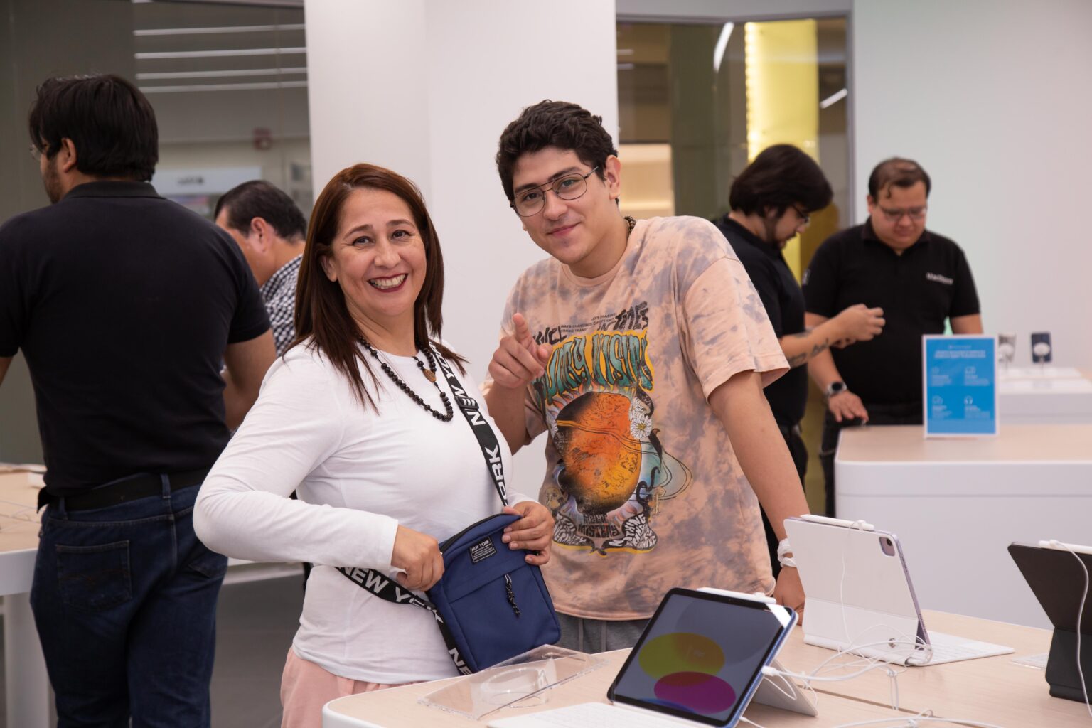 ¡Gran reapertura de MacStore Galerías Monterrey! – Top Mag